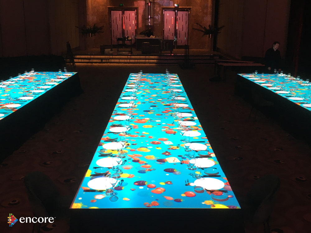 Table Projections Stun at Gala Dinner
